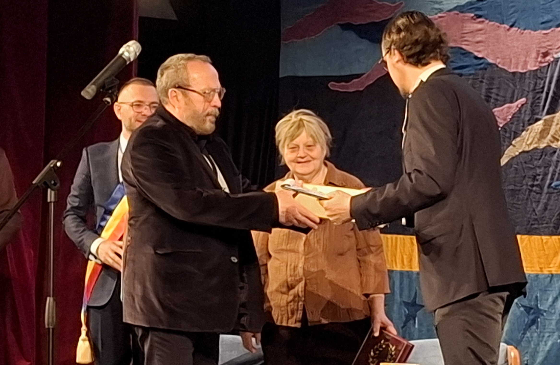 Botoșani: Nichita Danilov este laureatul Premiului Național de Poezie ...